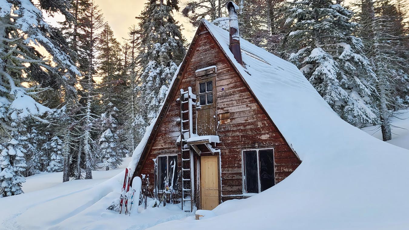 Ludlow Hut | Clair Tappaan Lodge